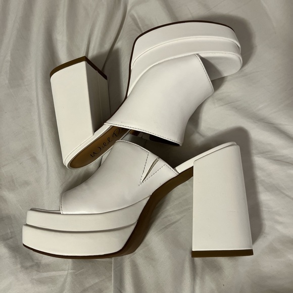 Shoes | White Chunky Heels | Poshmark